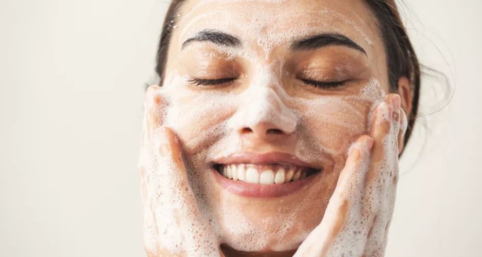 Les 5 meilleurs nettoyants pour le visage (2026) | Nos Recos
